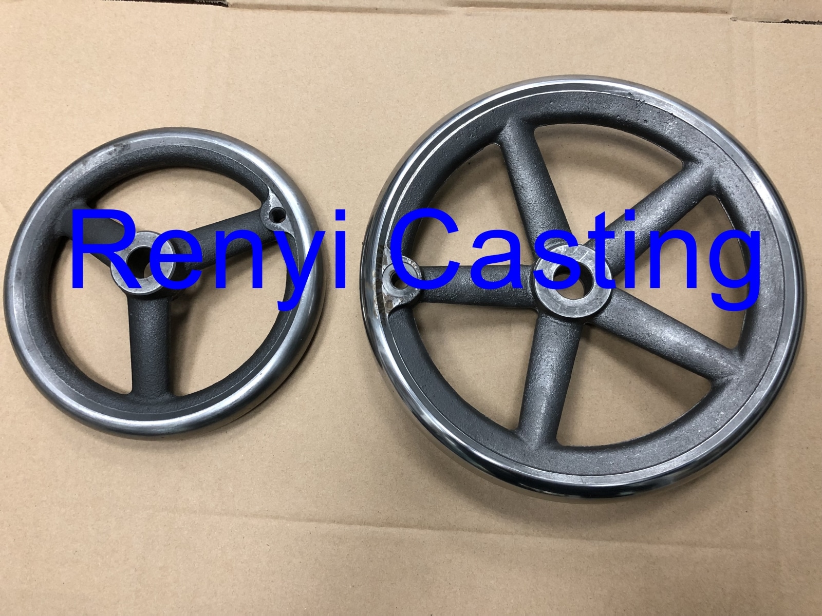 Ductile iron casting hand wheel with polish - Renyi Castings